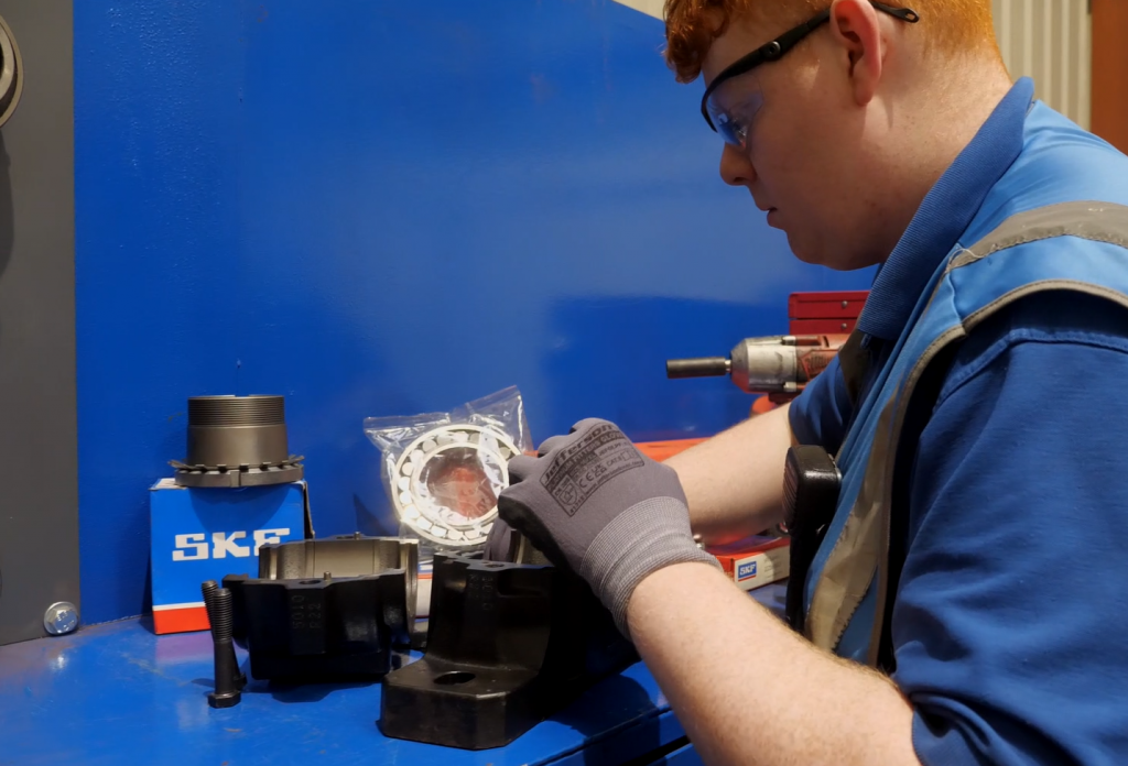 👩‍🏭👩‍💻Apprenticeship Opportunities 2025👨‍💻👨‍🏭 | Specdrum Engineering